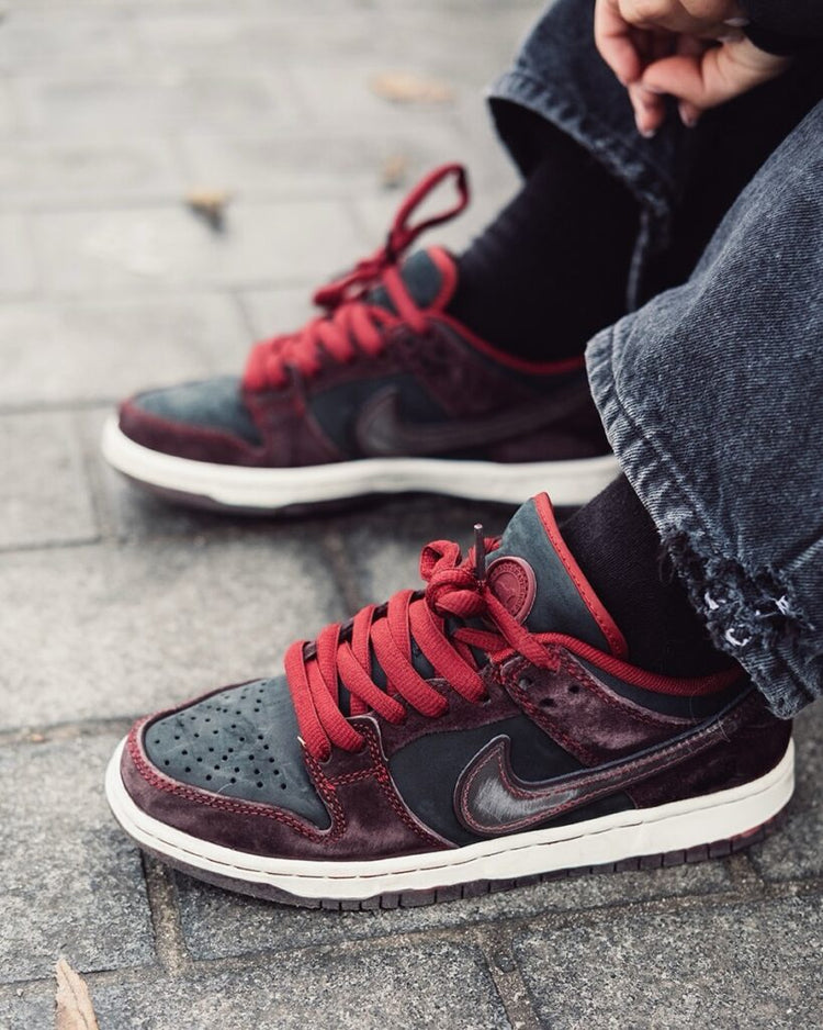 Nike SB Dunk Low Riot Skateshop (FZ1289-200) | Snrkickz